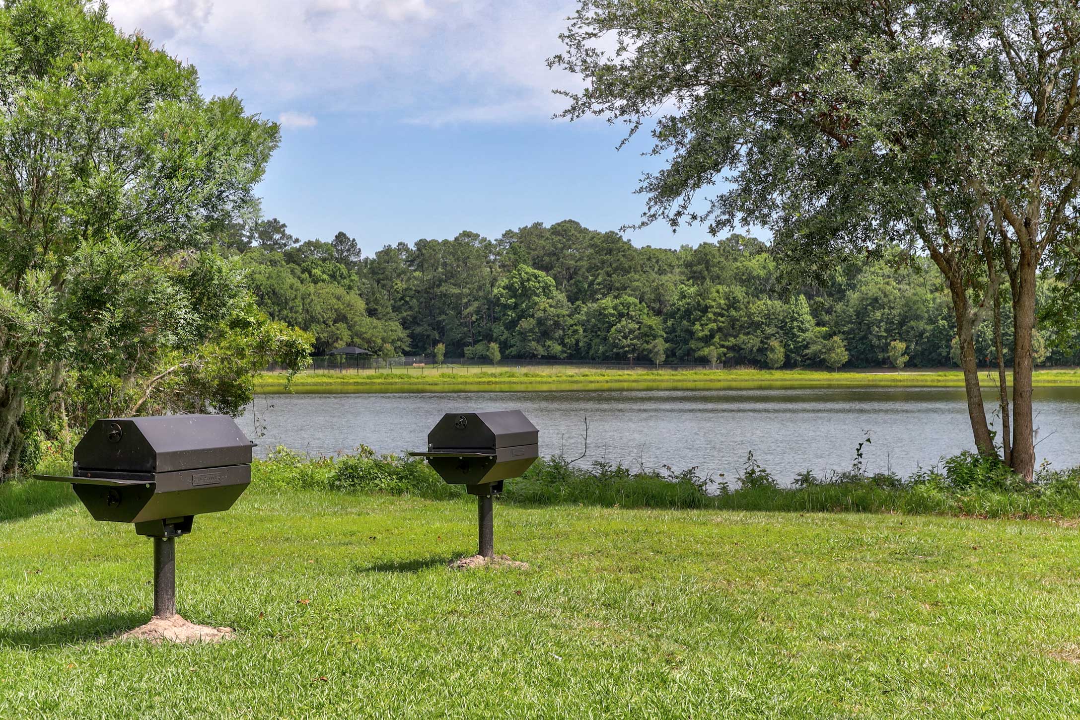 Gallery - Lakeview Oaks Apartments