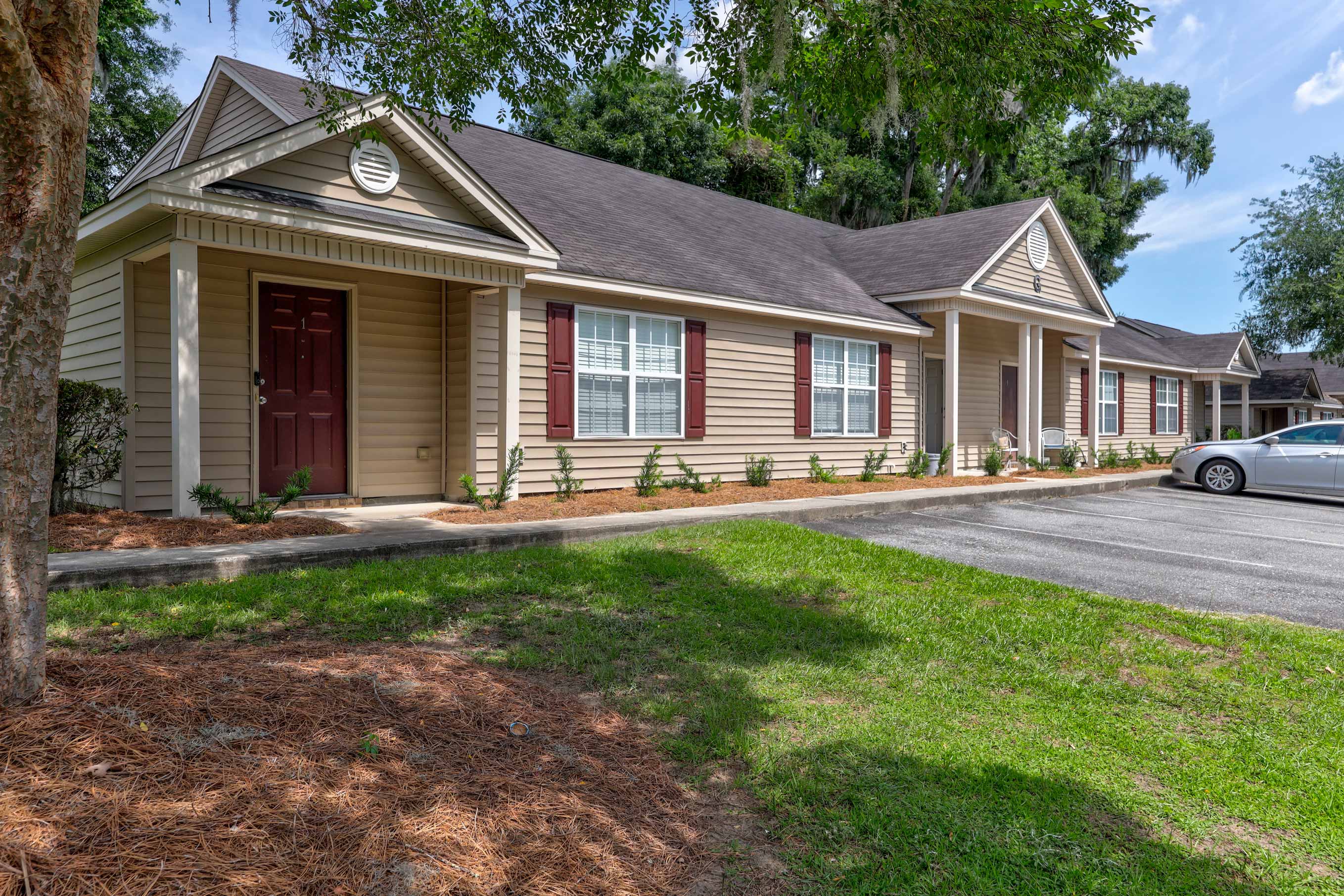 Gallery - Lakeview Oaks Apartments