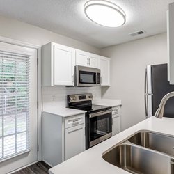 Gallery - Lakeview Oaks Apartments