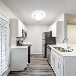 Gallery - Lakeview Oaks Apartments