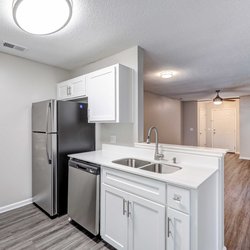 Gallery - Lakeview Oaks Apartments