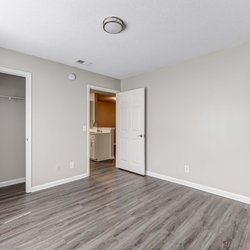 Gallery - Lakeview Oaks Apartments