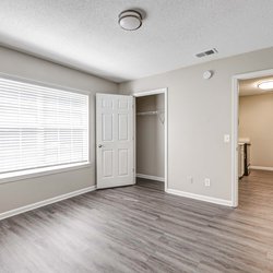 Gallery - Lakeview Oaks Apartments