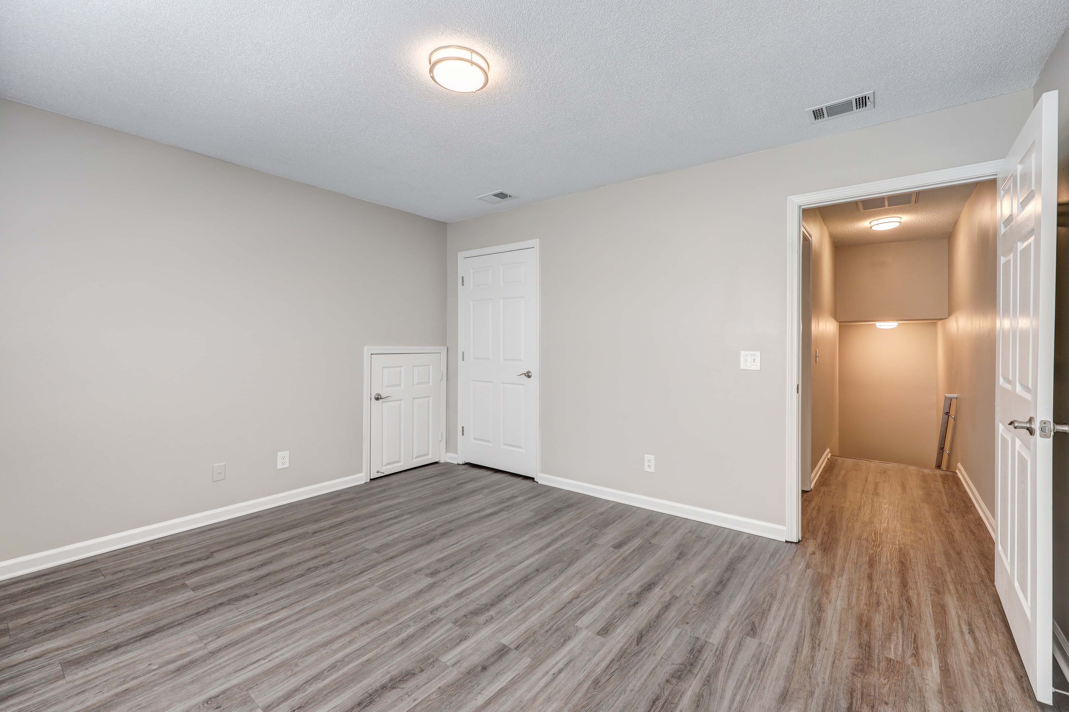 Gallery - Lakeview Oaks Apartments