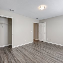 Gallery - Lakeview Oaks Apartments