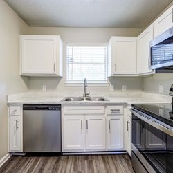 Gallery - Lakeview Oaks Apartments