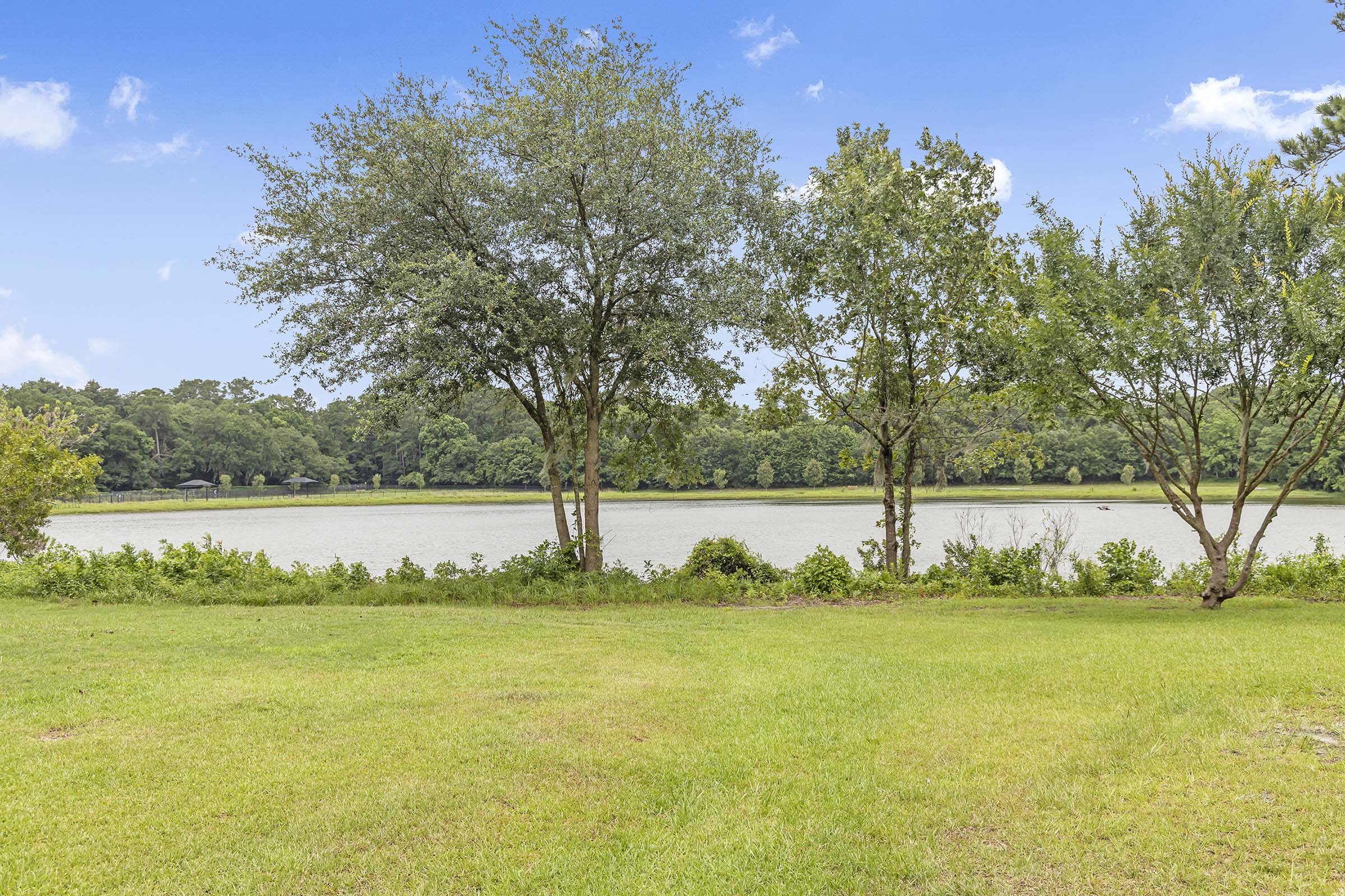 Gallery - Lakeview Oaks Apartments